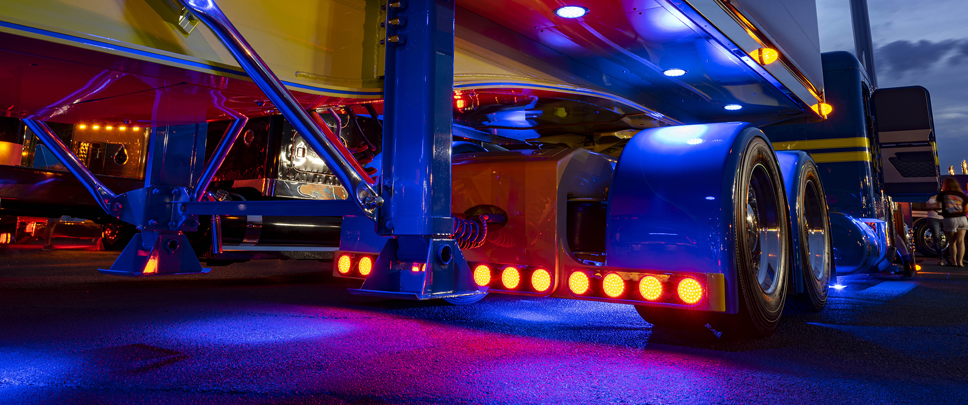 Custom 589 Big Rigs | Custom Built Semi-Truck | Amcan Truck Parts